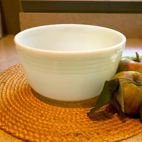 Pyrex | Kitchen | Vintage Pyrex Large White Milk Glass Mixing Bowl ...